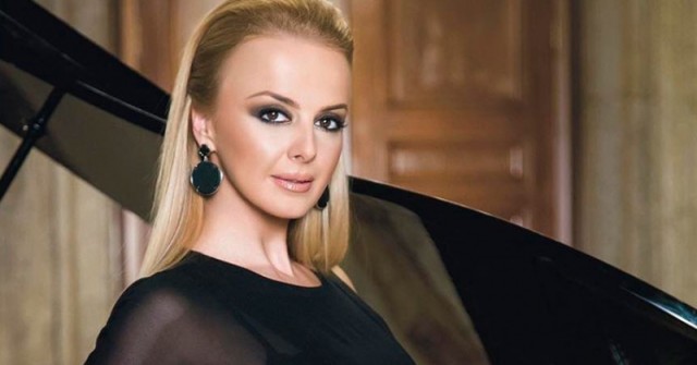 Красивата дъщеря на Соня Немска й доведе зет Снимки За Жената