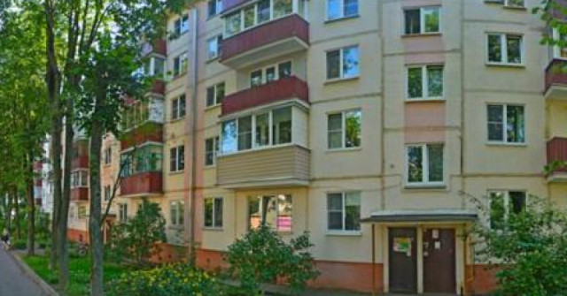 Преди време оставихме дъщеря ни при баба й и заминахме за чужбина Когато купихме апартамент и