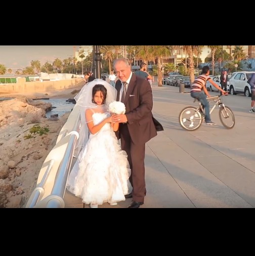 Крайно време е това да спре Тя е на 12 а съпругът ѝ на 51 Вижте реакцията на хората