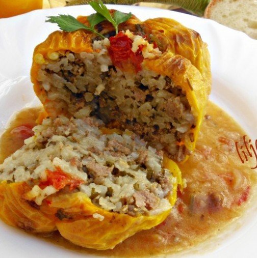 Ето така са най-вкусни: пълнени чушки в чудно хубаво сосче - За Жената